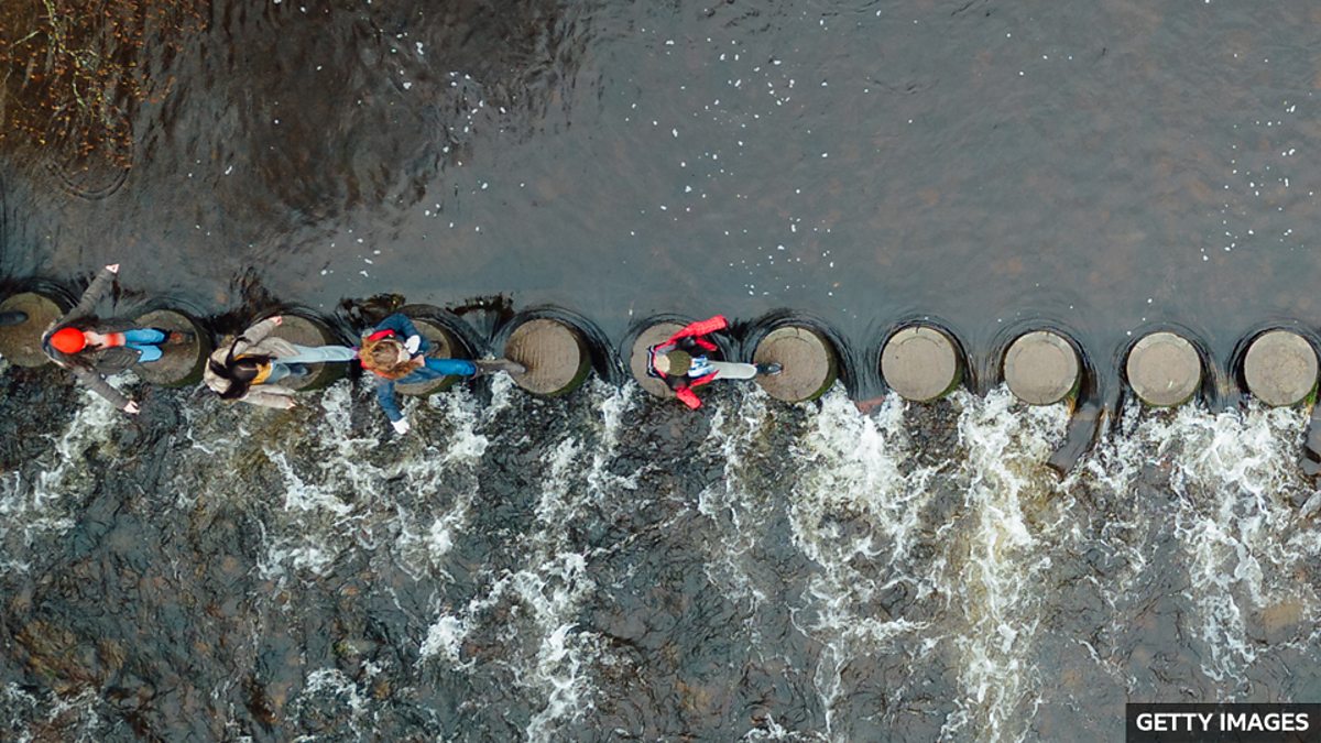 BBC Learning English - 你问我答 / 用形容词 next、 following 和 subsequent 表示 “下一个的”