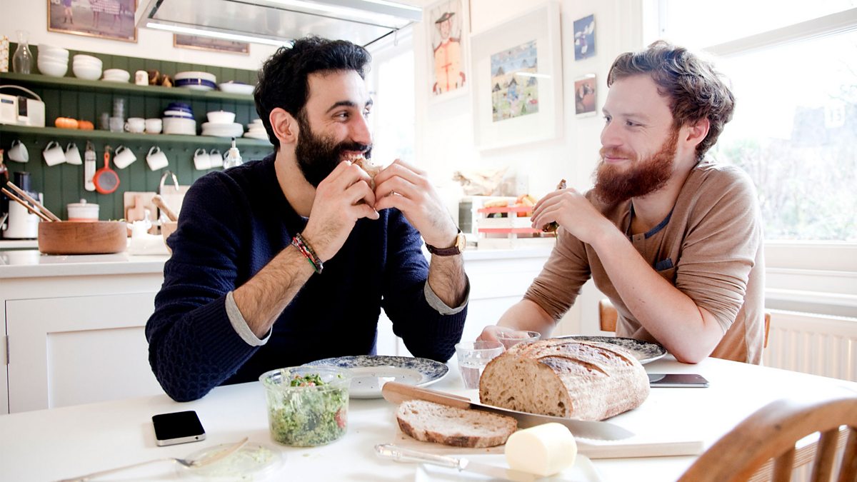 Using 'venir de' and 'être en train de' in French - BBC Bitesize