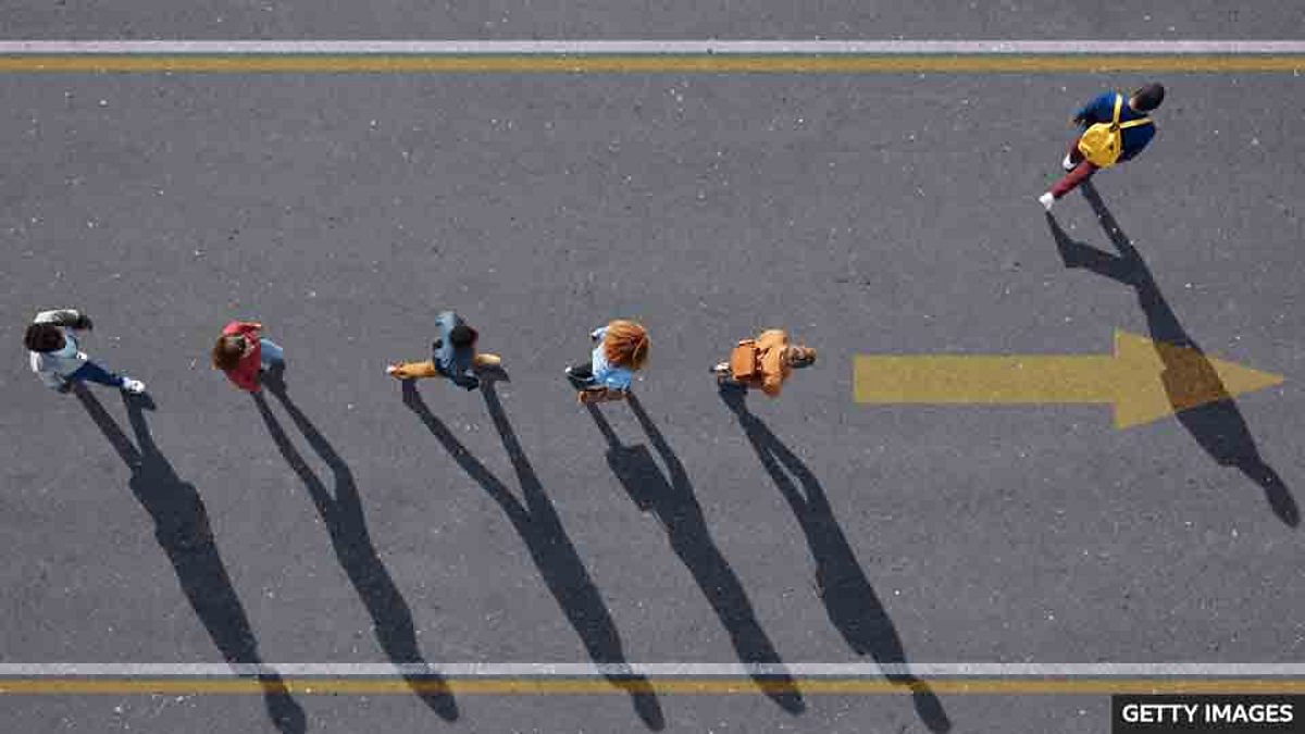 BBC Learning English - 你问我答 / Go up、go down、go along 用于指路时的区别