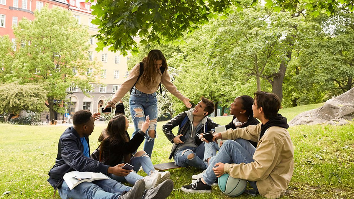 Talking about what you do in your free time in French - BBC Bitesize