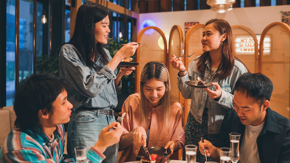 Talk about family celebrations and traditions in Spanish - BBC Bitesize