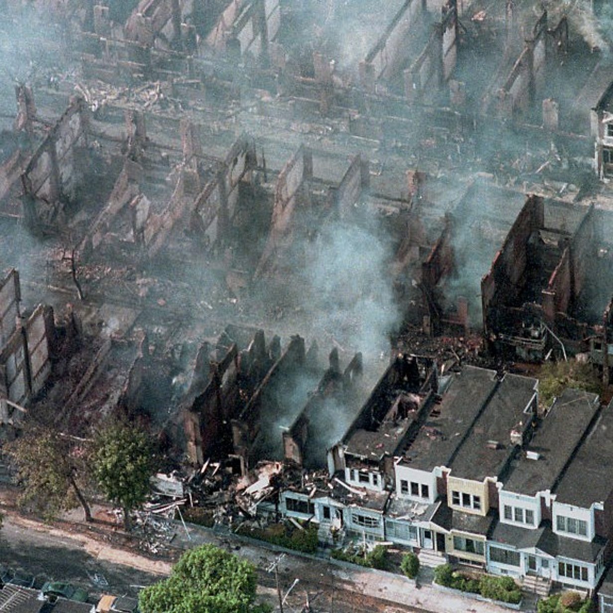 THIS DAY IN HISTORY – Philadelphia police drop bomb on MOVE headquarters, killing 11 – 1985 ...