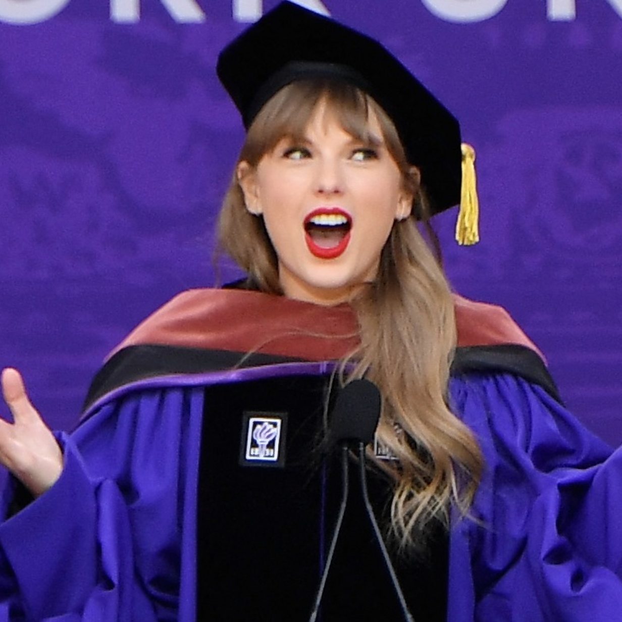 Taylor Swift Embrace Cringe