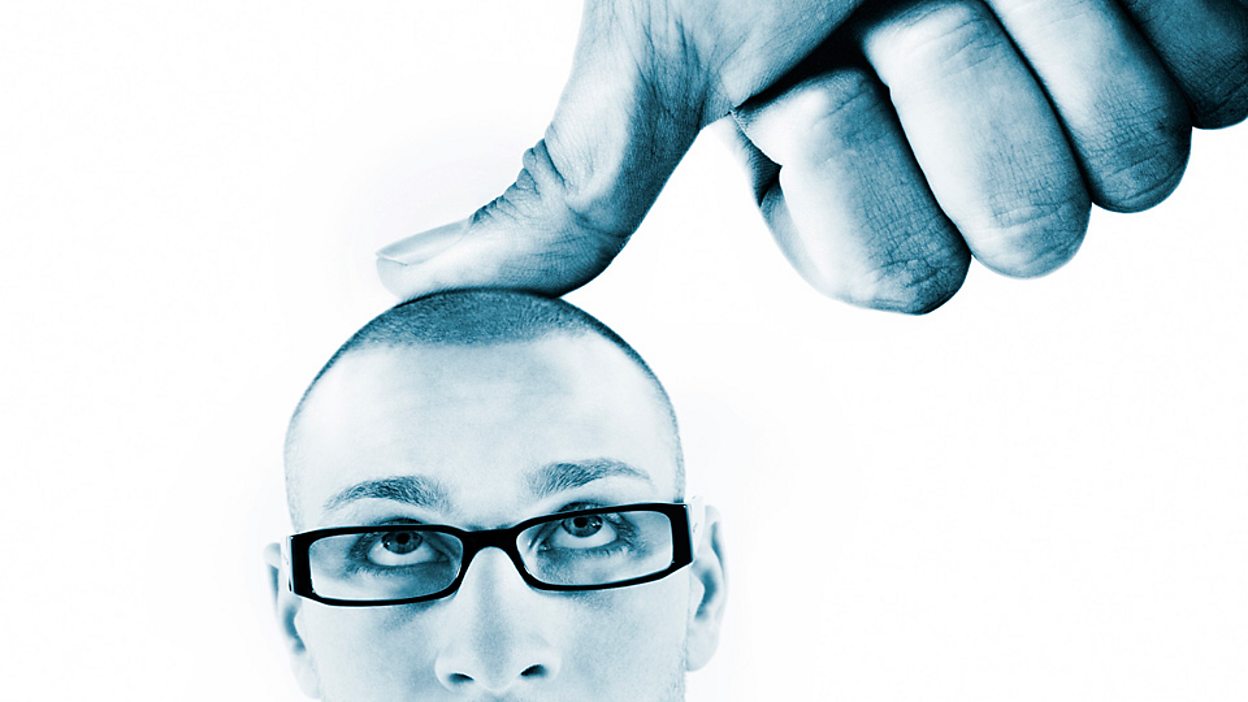 Under someone's thumb 受人控制_英语学习_新东方在线