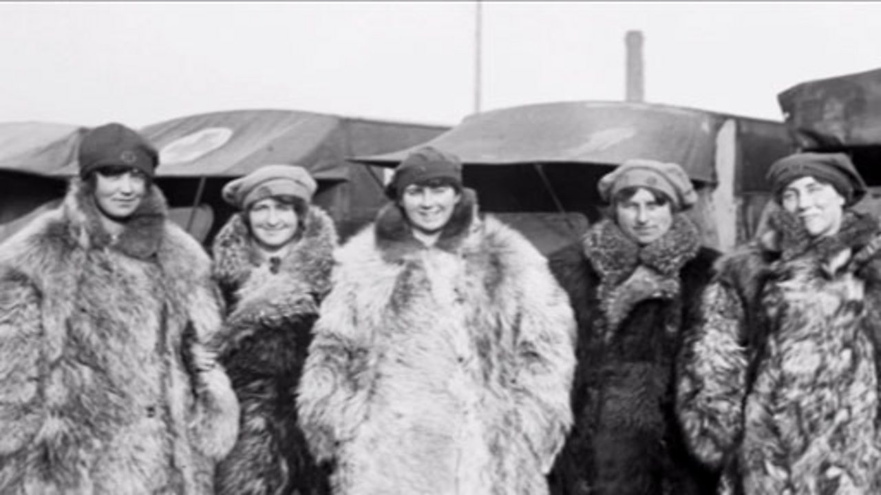 KS3 / KS4 / GCSE History: Women and football in World War One - BBC Teach