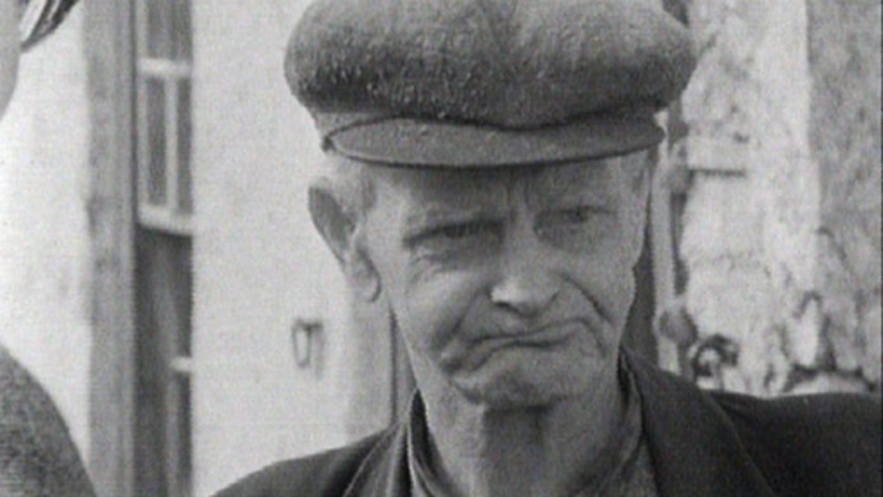 Northern Ireland Snapshots - Roving Reporter - BBC Archive