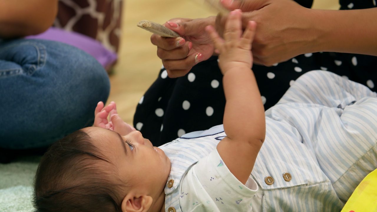 The Baby Club: Using sticks for sensory play - BBC Tiny Happy People