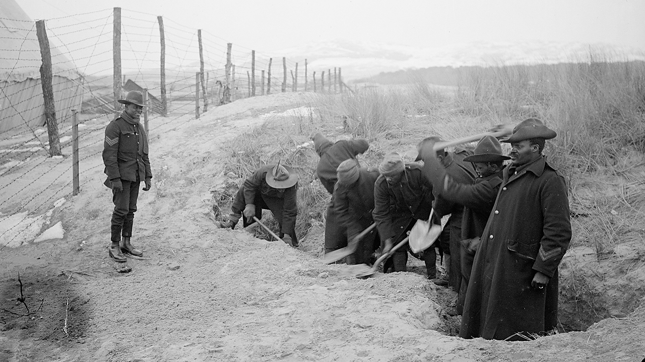 The South African Native Labour Corps: Segregation and racism in World ...