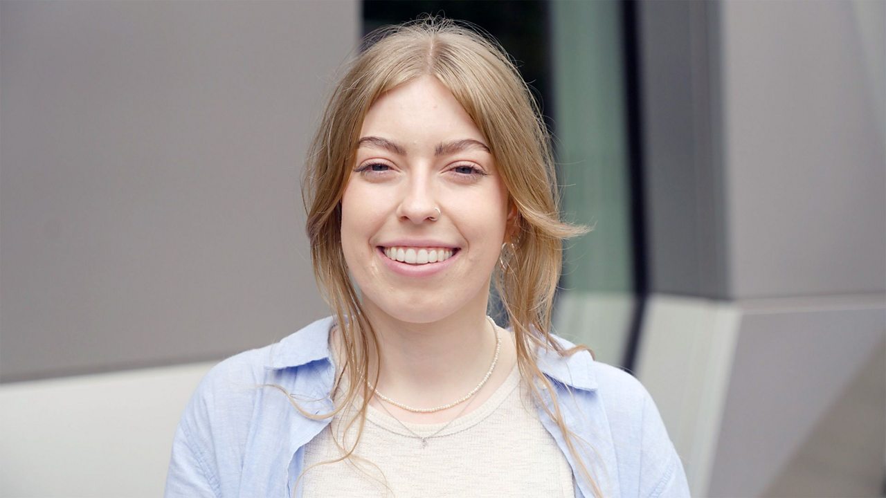 How to become a social worker: Omar's story - BBC Bitesize