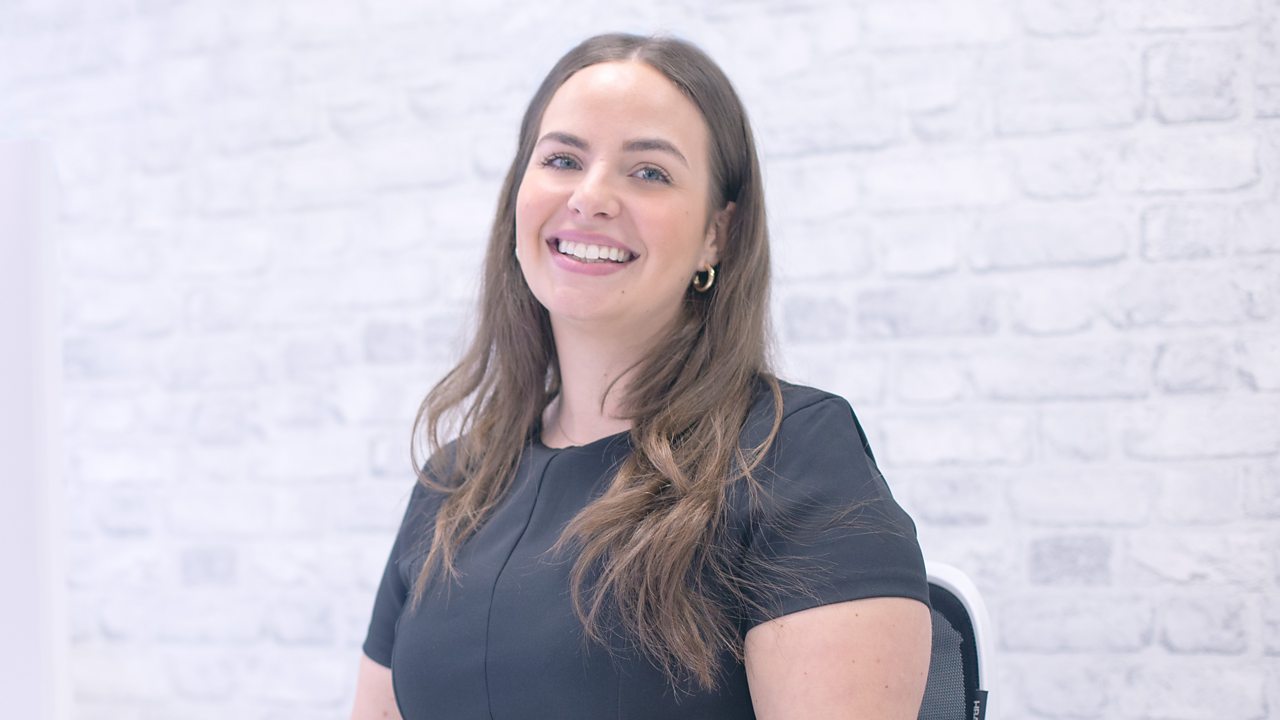 How to become an accountant: Daisy's story - BBC Bitesize