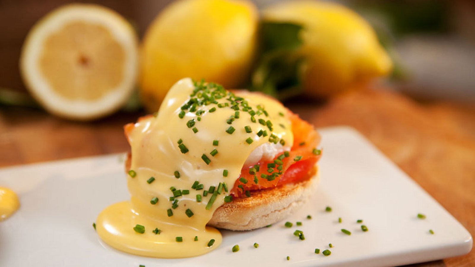 Eggs Benedict recipe - BBC Food