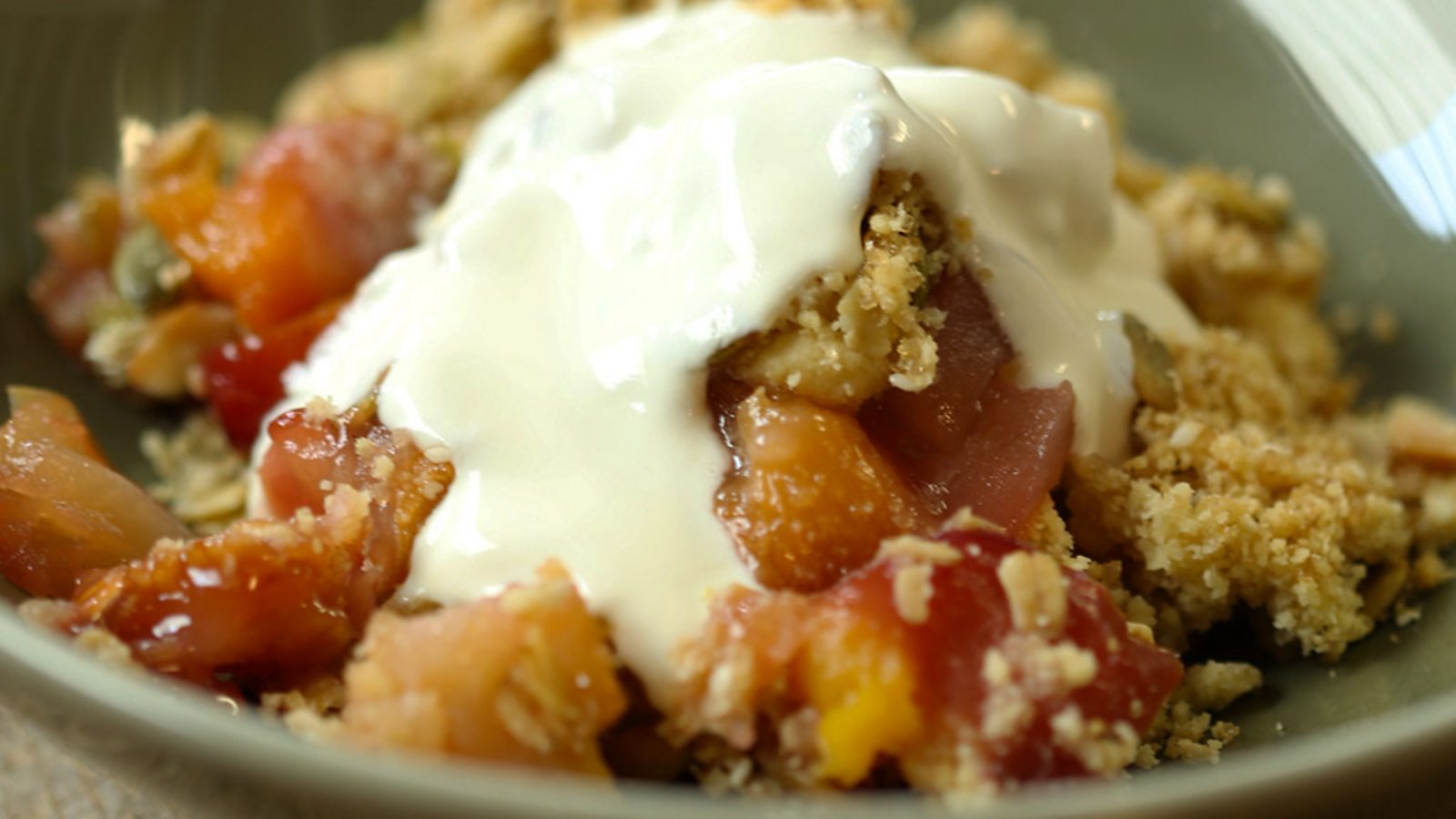 Nigel Slater's fruit crumble recipe - BBC Food