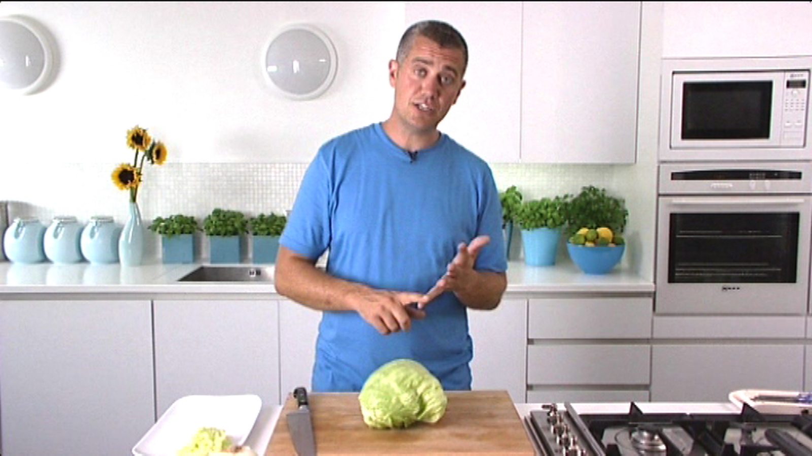 Plum pudding (plum duff) recipe - BBC Food