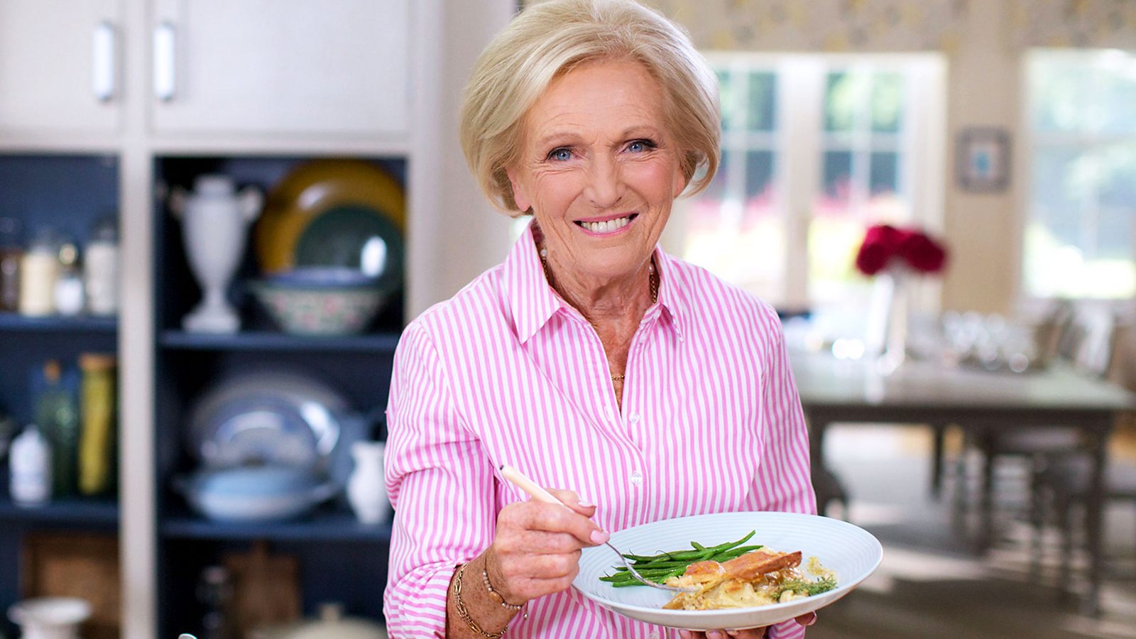 Mary Berry's easy sticky toffee pudding recipe - BBC Food