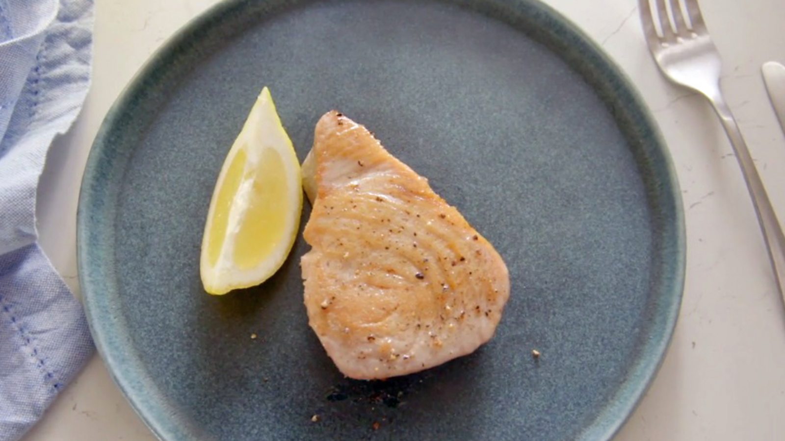How to cook tuna steak - BBC Food