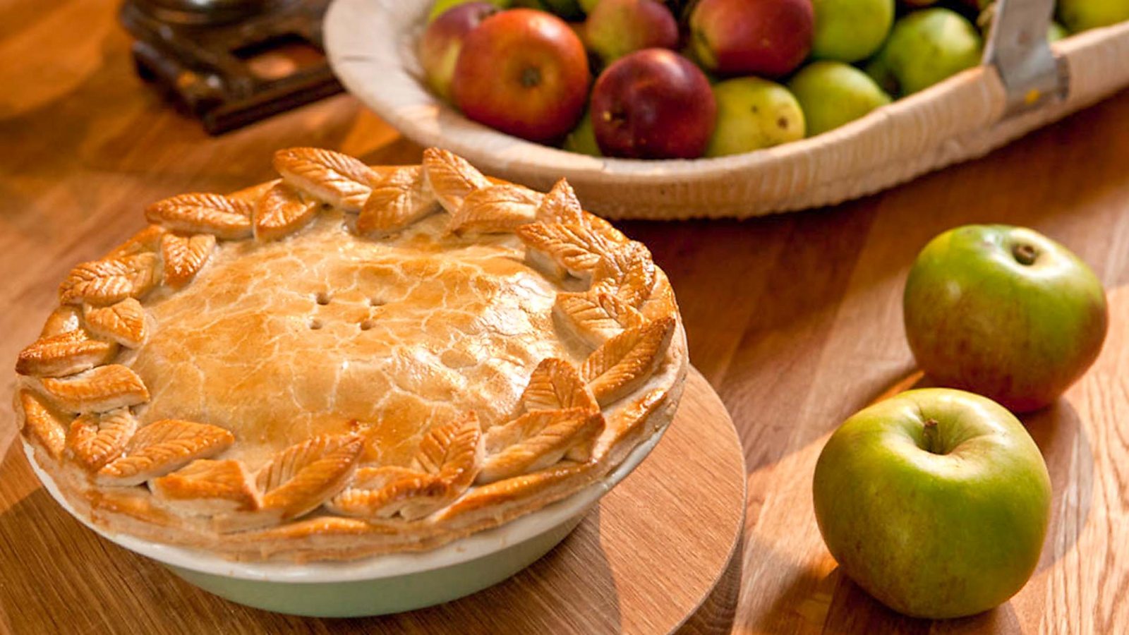 Apple pie recipe - BBC Food