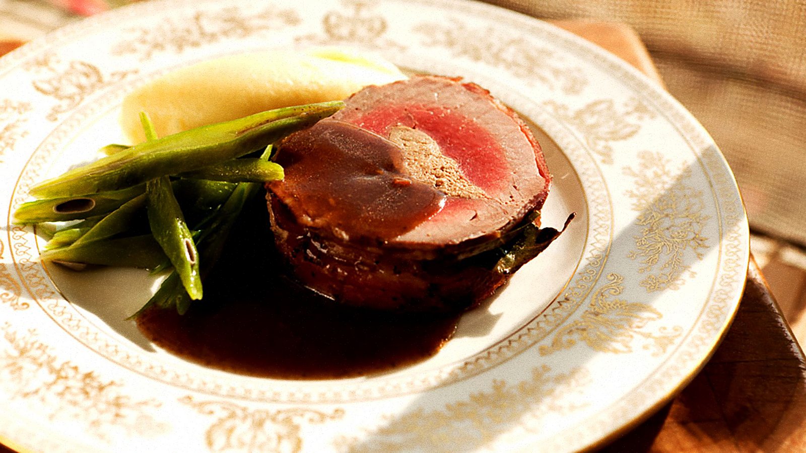 Perfect coronation chicken recipe - BBC Food