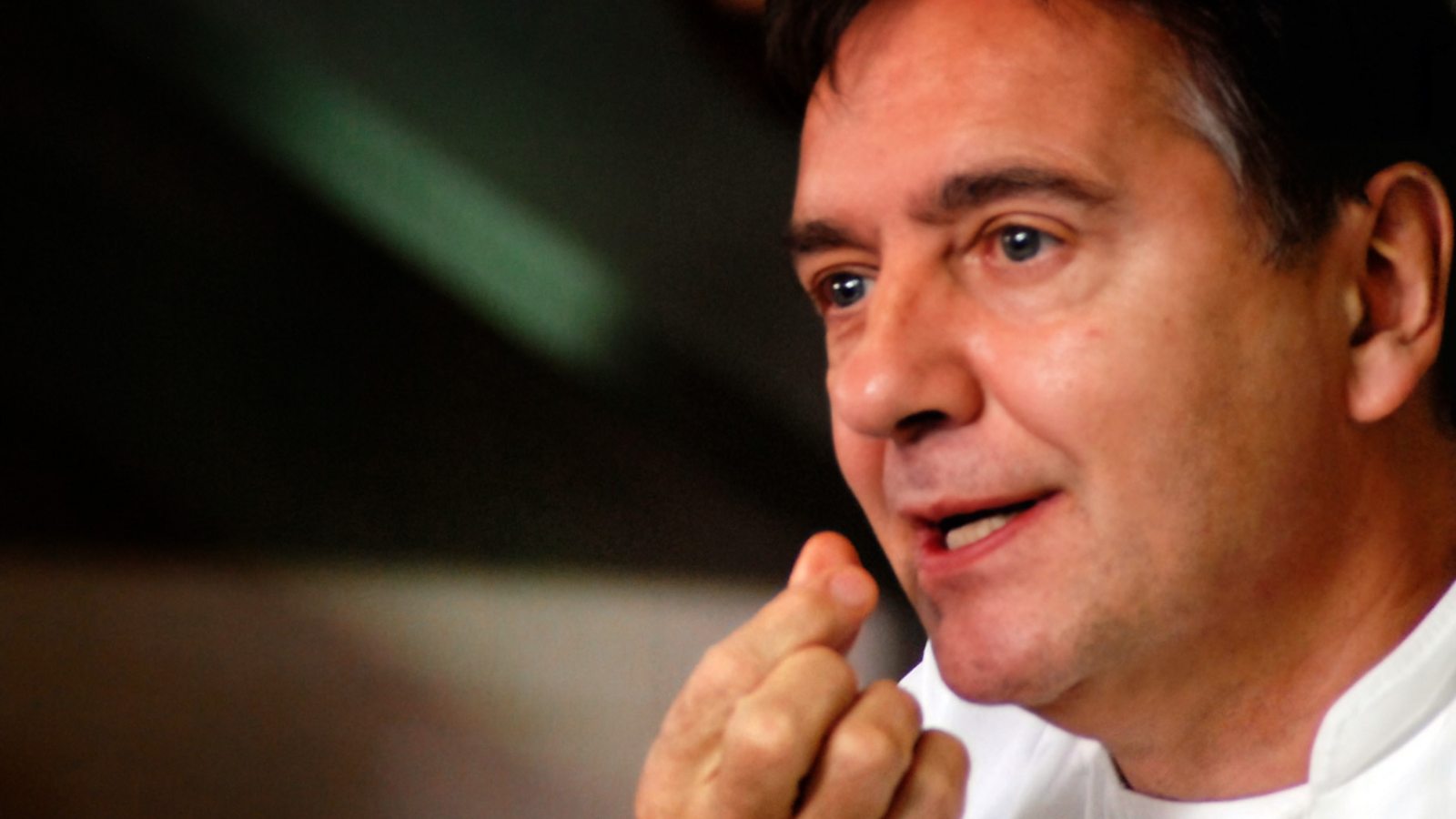 Stuffed tomatoes with tomato sauce recipe - BBC Food