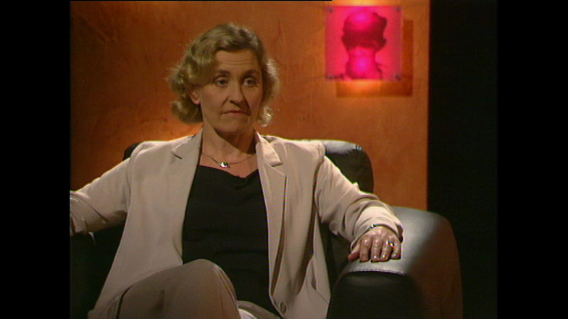 BBC ALBA - Sin Thu Fhein, Series 2, Joni Buchanan, Joni a’ bruidhinn ...