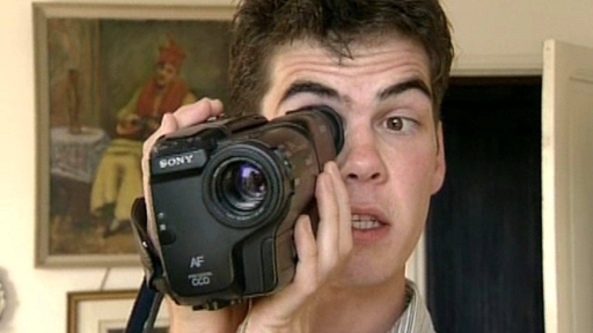 BBC Two - Vingt Minutes, Michael makes a short video about his family