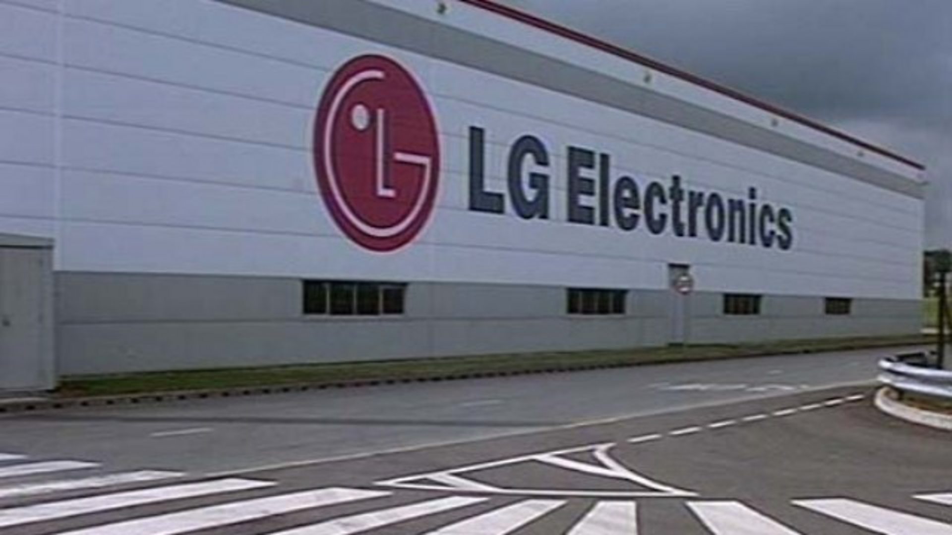 BBC Wales - BBC Wales, Closure of LG Factory