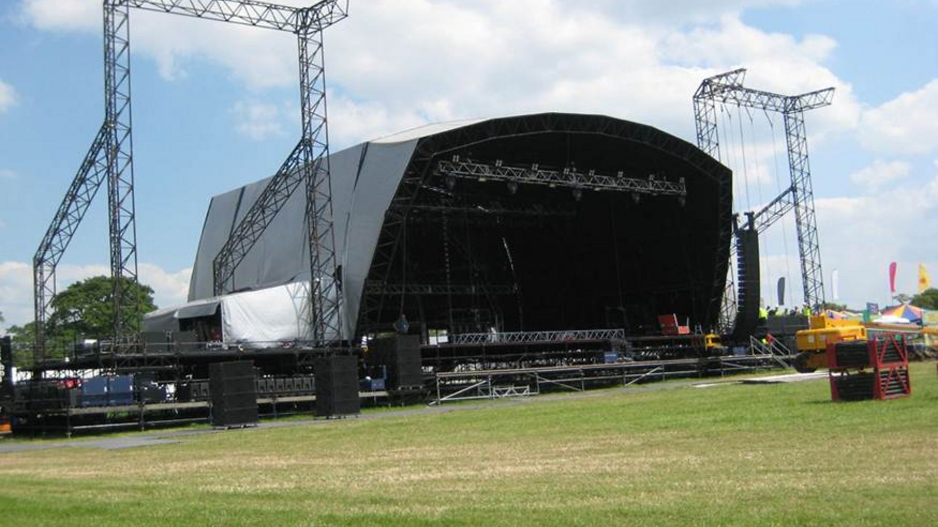 Temporary Stages and Rostra