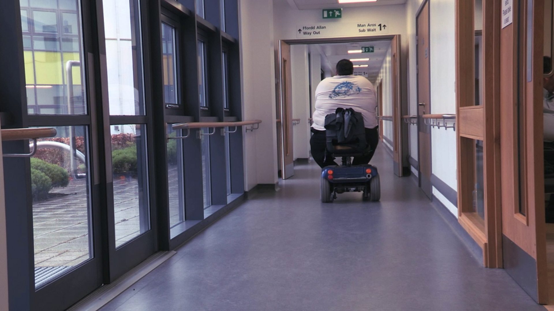 BBC One - The Welsh Weight Clinic, Les Price has a consultation with Dr ...