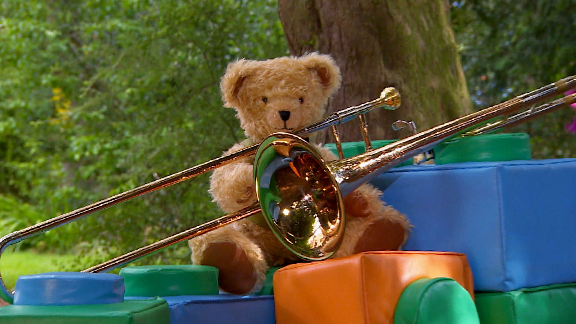 BBC iPlayer - Show Me Show Me - Series 5: 4. Trombones and Jumpers