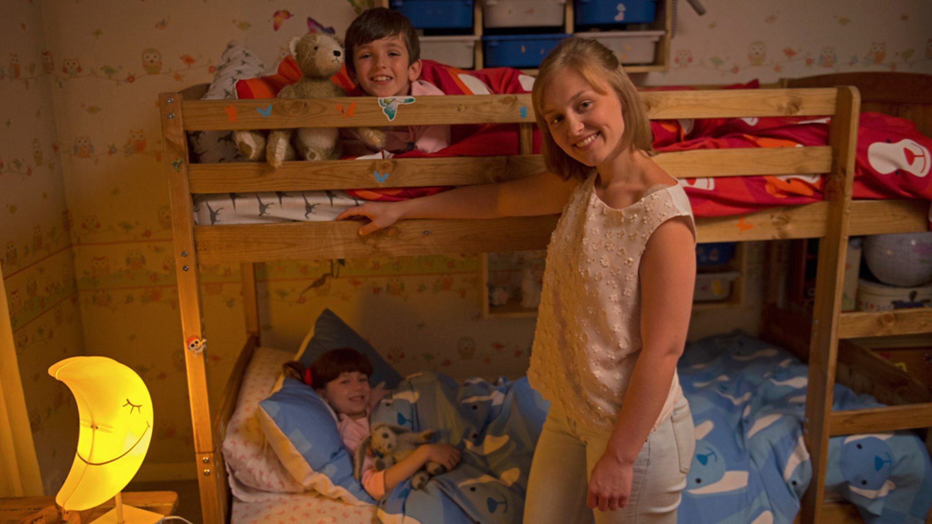 BBC iPlayer - Topsy and Tim - Series 1: 15. New Babysitter