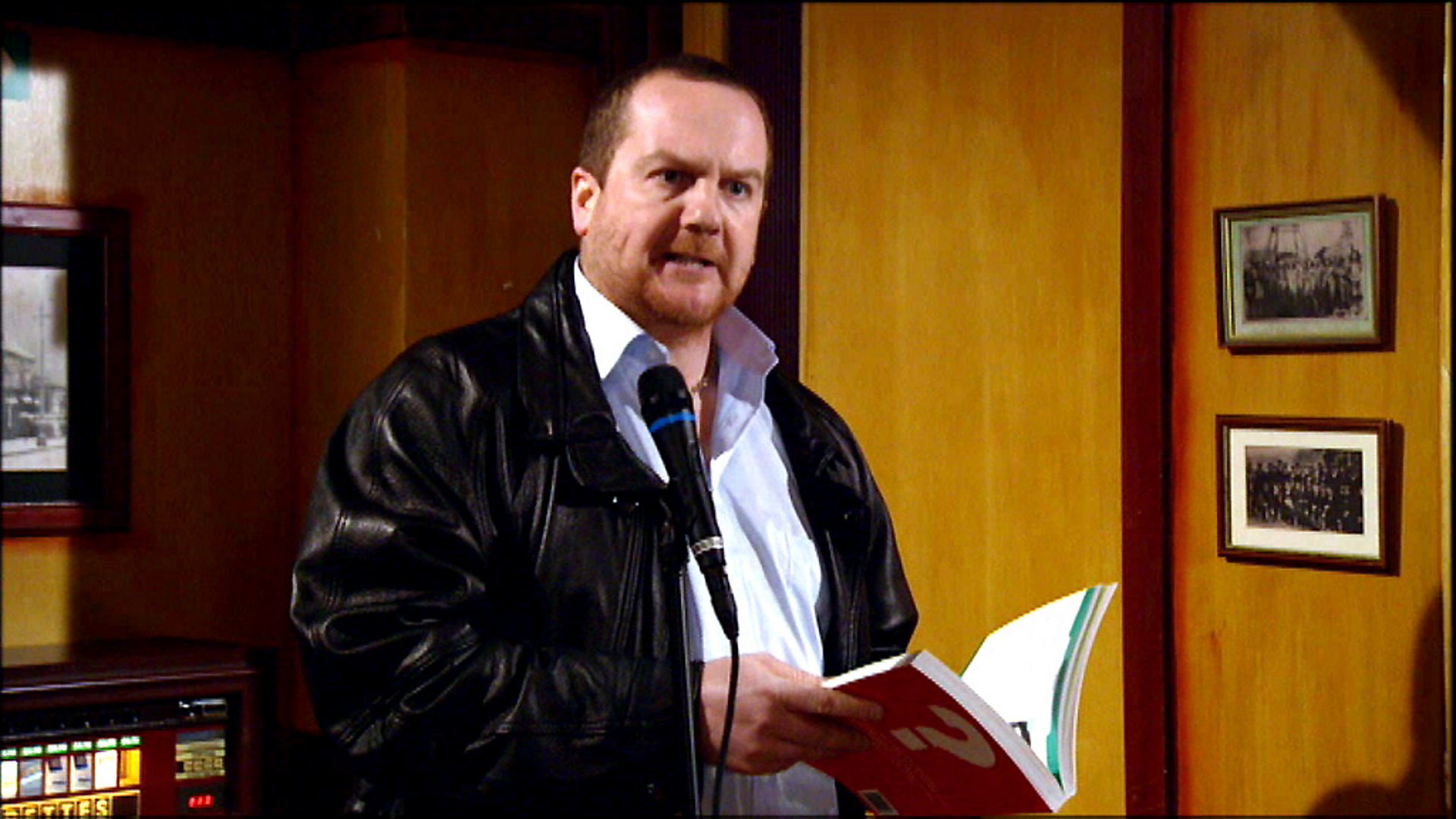 BBC One - Still Game, Series 3, Swottin', Pub quizmaster trials at the ...