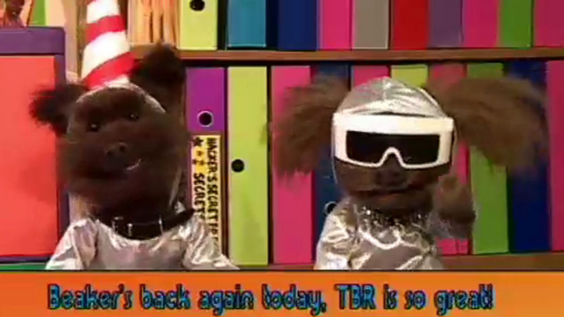 CBBC - Iain and Hacker, Hacker and Dodge Sing the Electro-Beaker!
