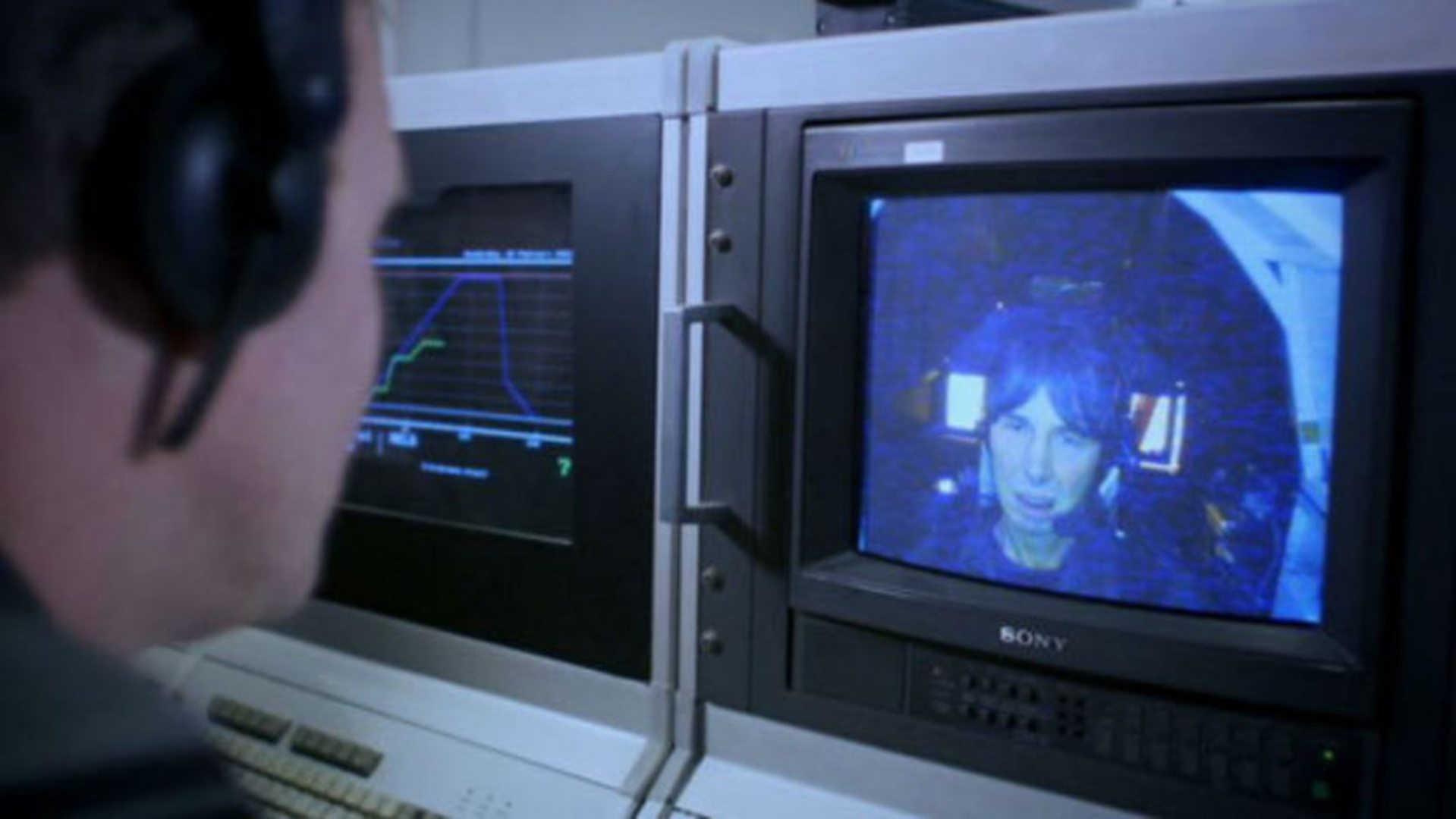 BBC Two - Wonders of the Universe, Falling, Brian simulates extreme gravity