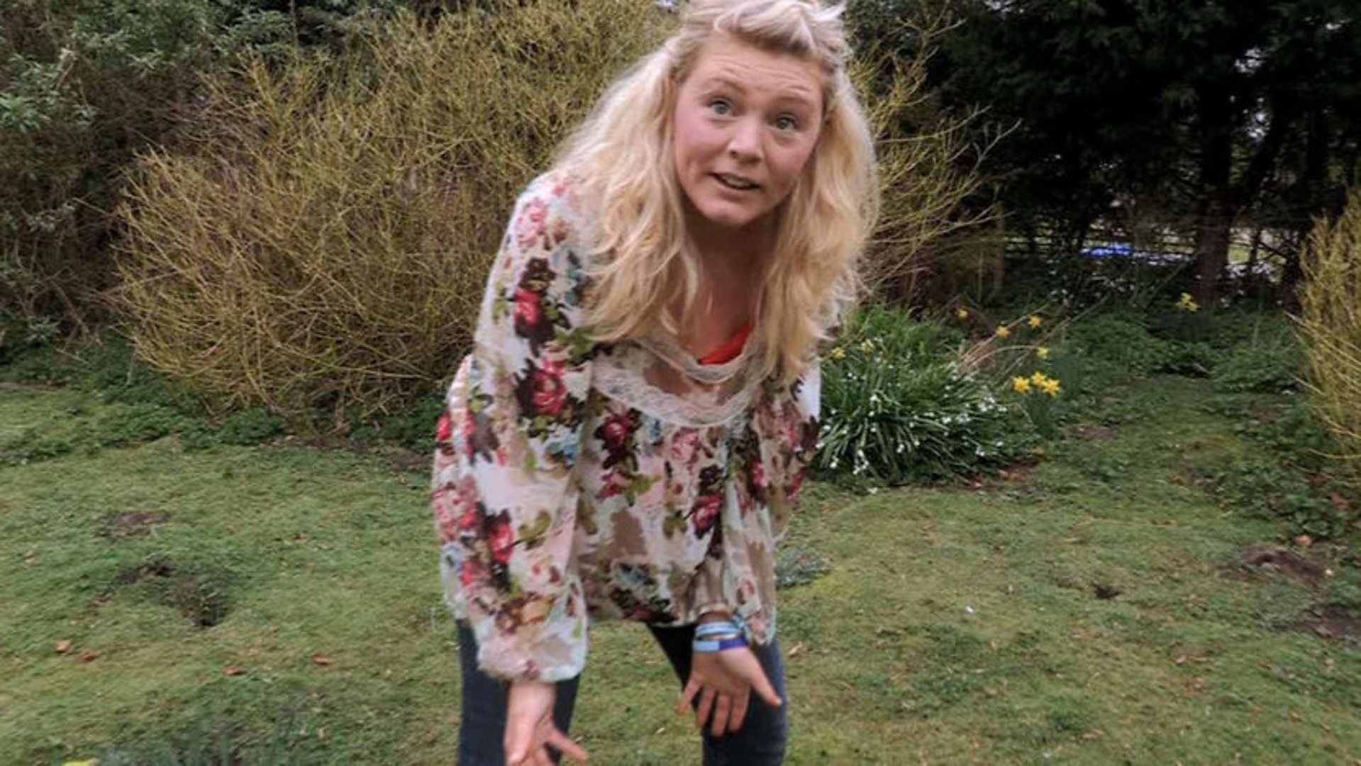 BBC Three - Don't Blame the Dog, Racing Dogs, Alaska, Meet pushover Amy