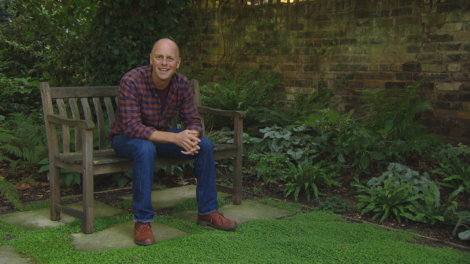 BBC Two - Gardeners' World, 2015, Episode 1, Joe Swift visits a ...