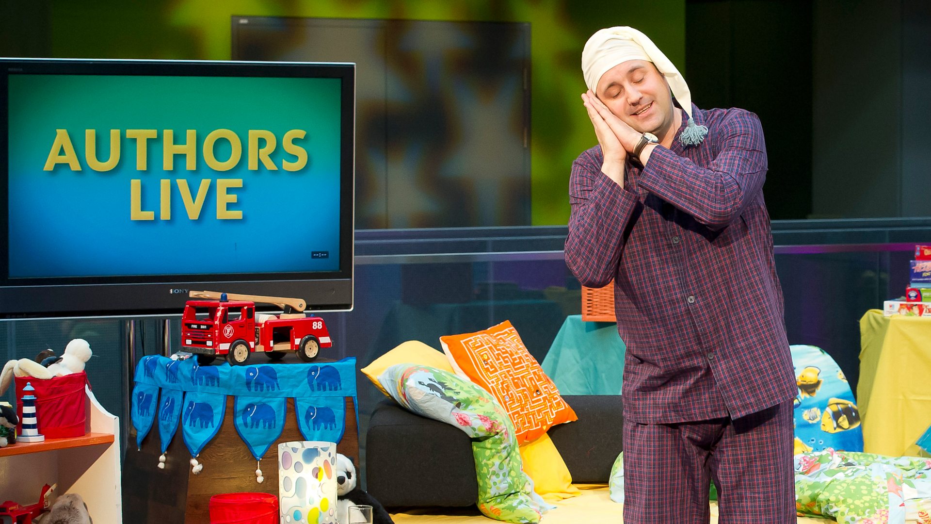 Videos - Chae Strathie - Authors Live Chae Strathie - BBC