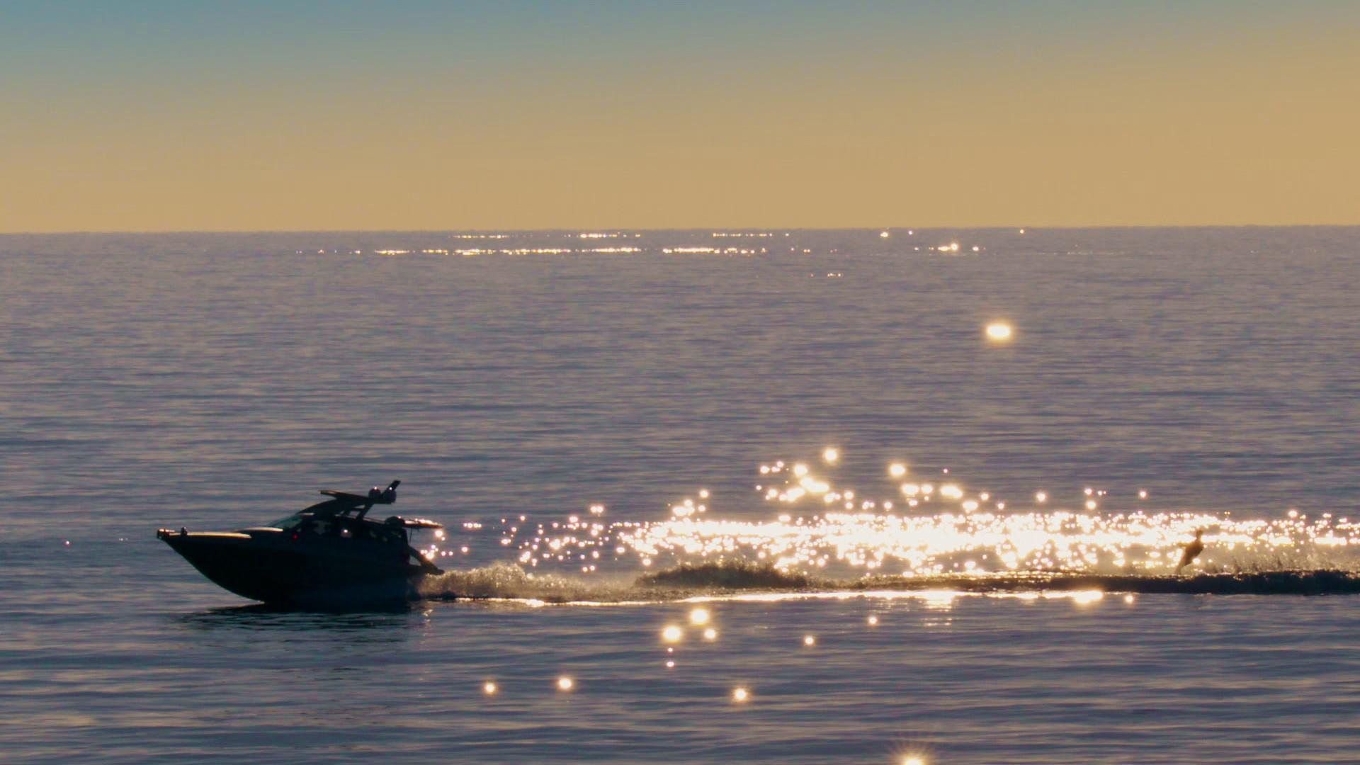 BBC One - Top Gear, Series 24, Episode 7, Chris water-skis behind the ...
