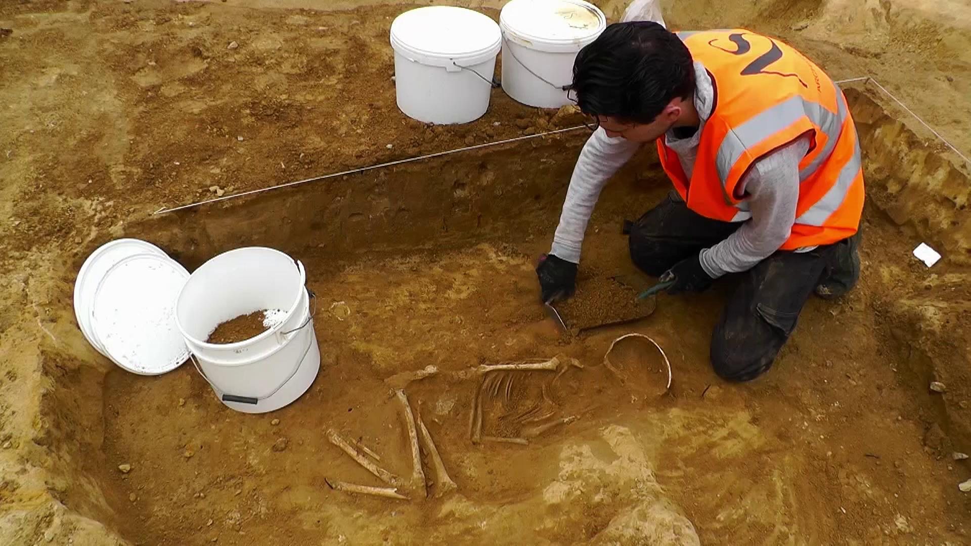 BBC Two - Digging for Britain, Series 7, East, Odd Roman burials