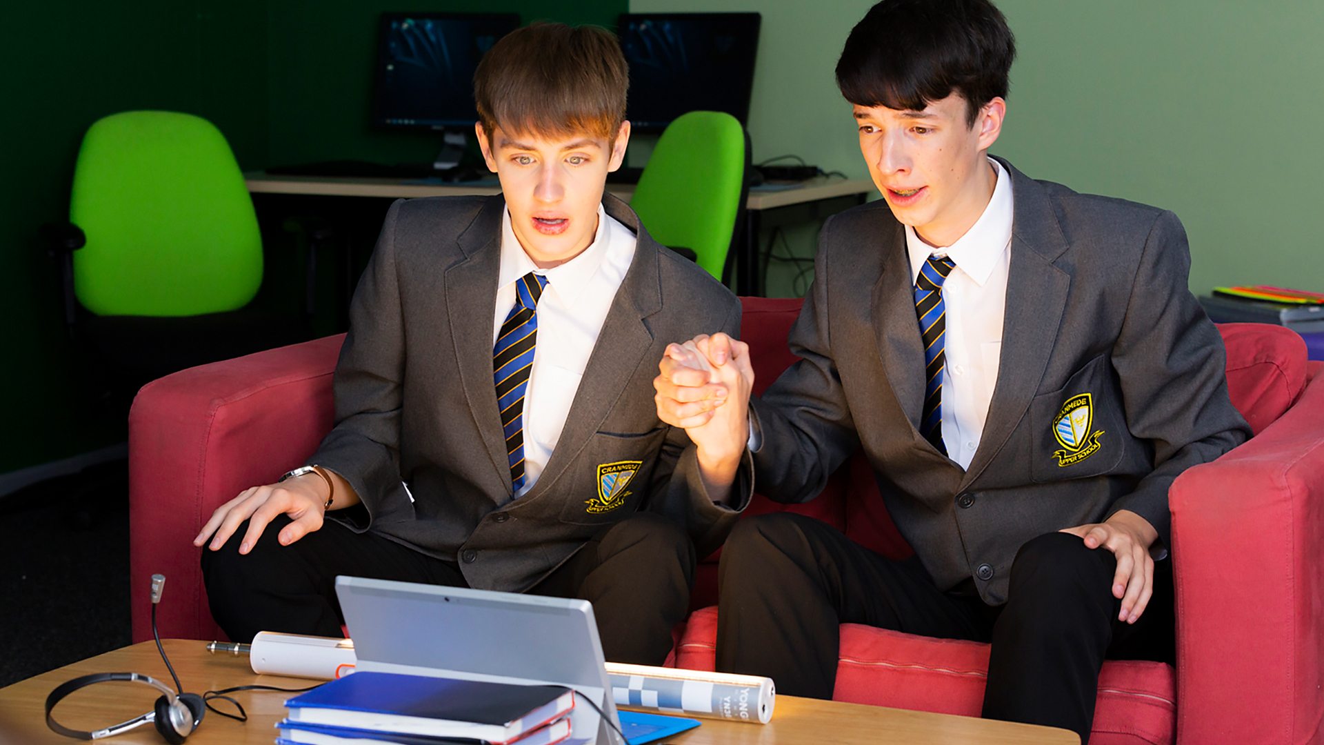BBC iPlayer - So Awkward - Series 5: 9. Never Meet Your Heroes