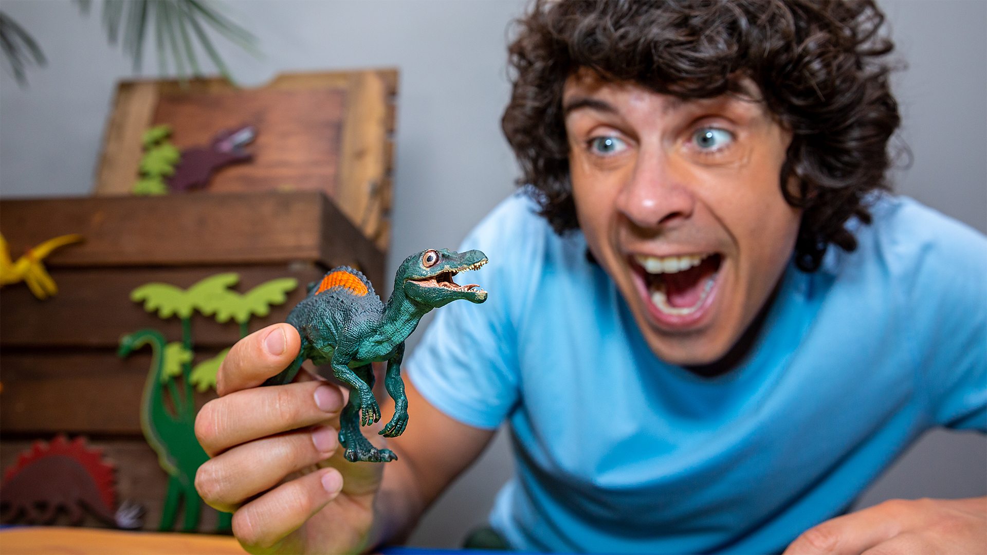 BBC iPlayer - Andys Dino Toybox - Series 1: 15. The Super Predator