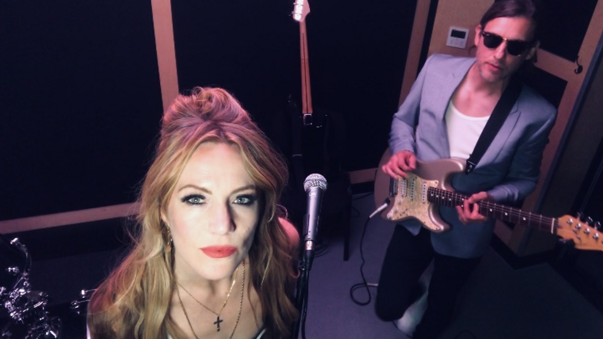 BBC Radio Wiltshire - Afternoons on BBC Radio Wiltshire, BBC Airwaves ...