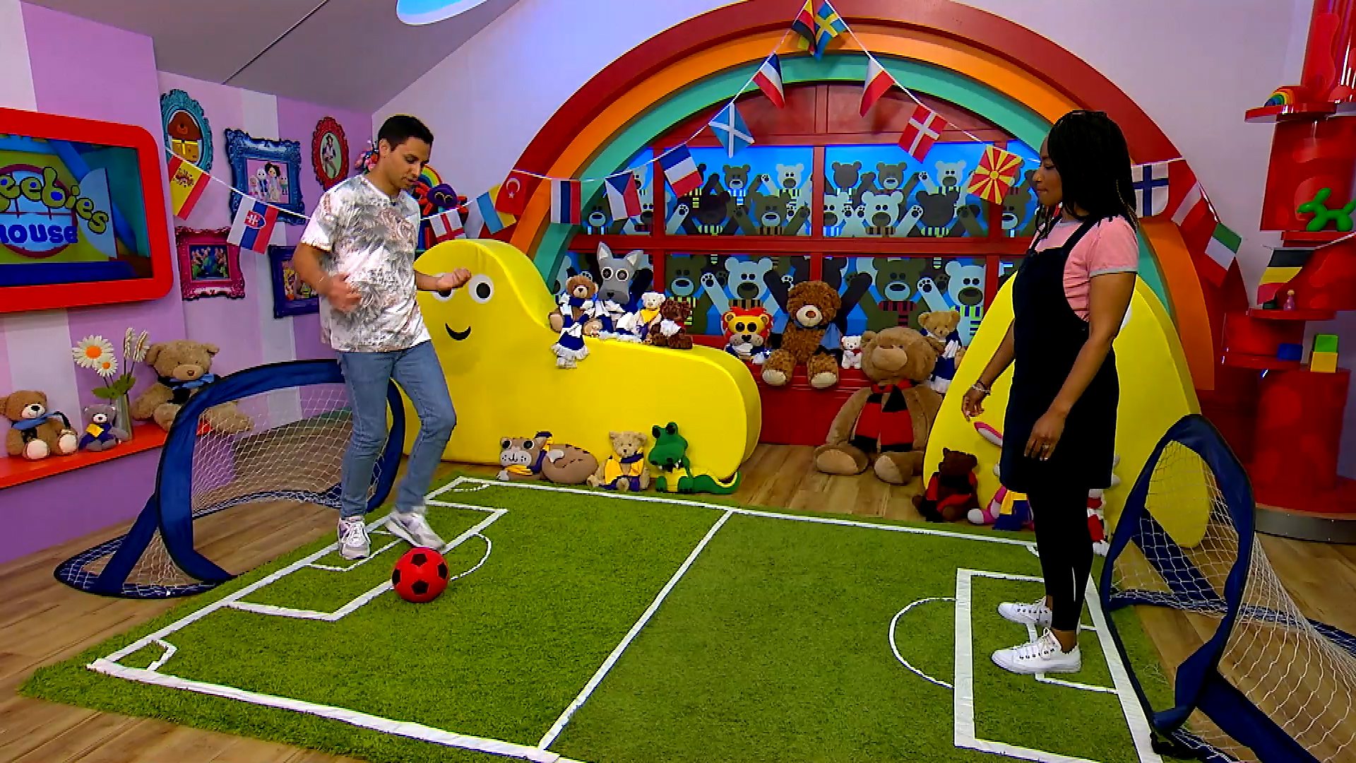 CBeebies - CBeebies House Songs, CBeebies House: Football Skills ...