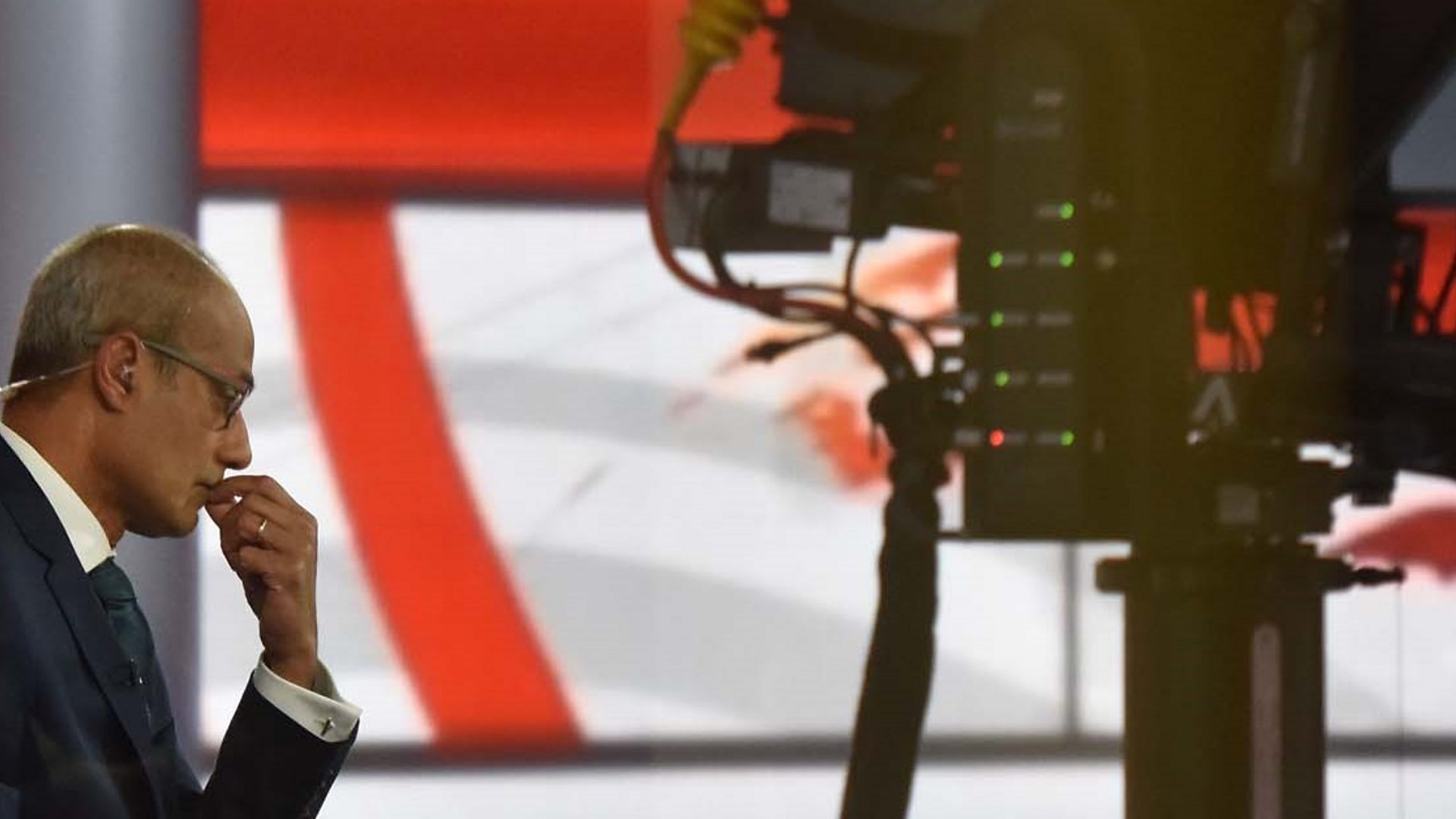 How to present the news using Autocue