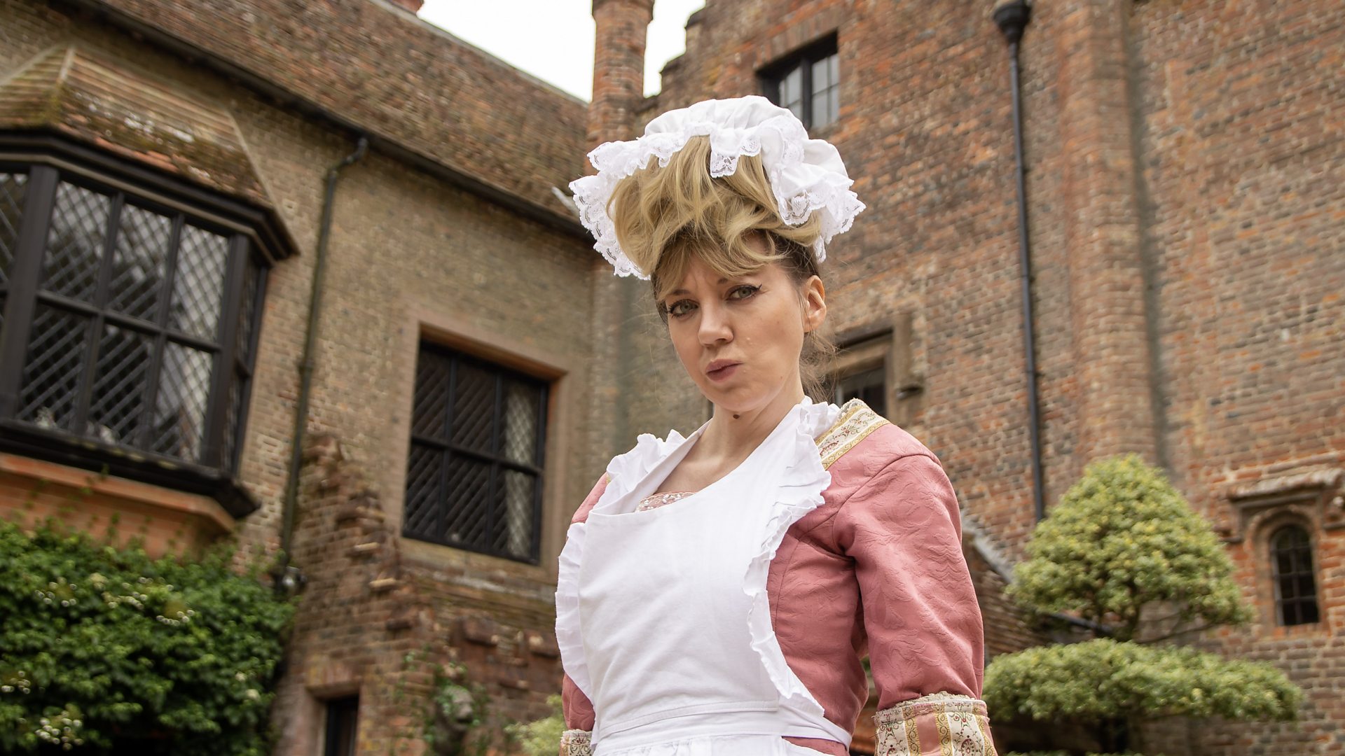 BBC Two - Mandy, Series 2, Ep1- The Unpleasantness of Brampton Hall.