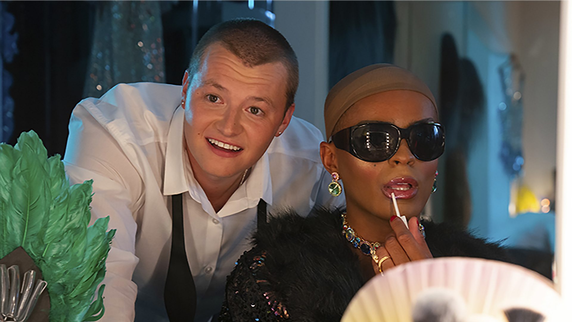 Supporting comedy voices