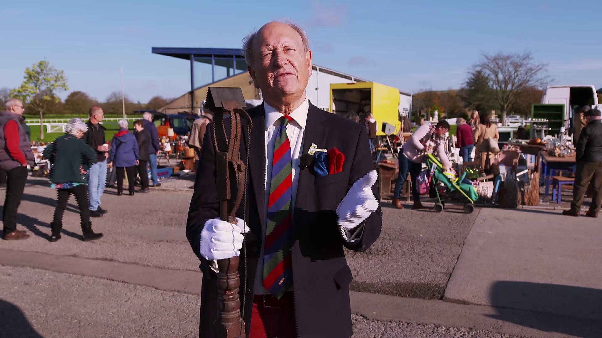 BBC One - Bargain Hunt, Series 64, Shepton Mallet 27, Charlie probes ...