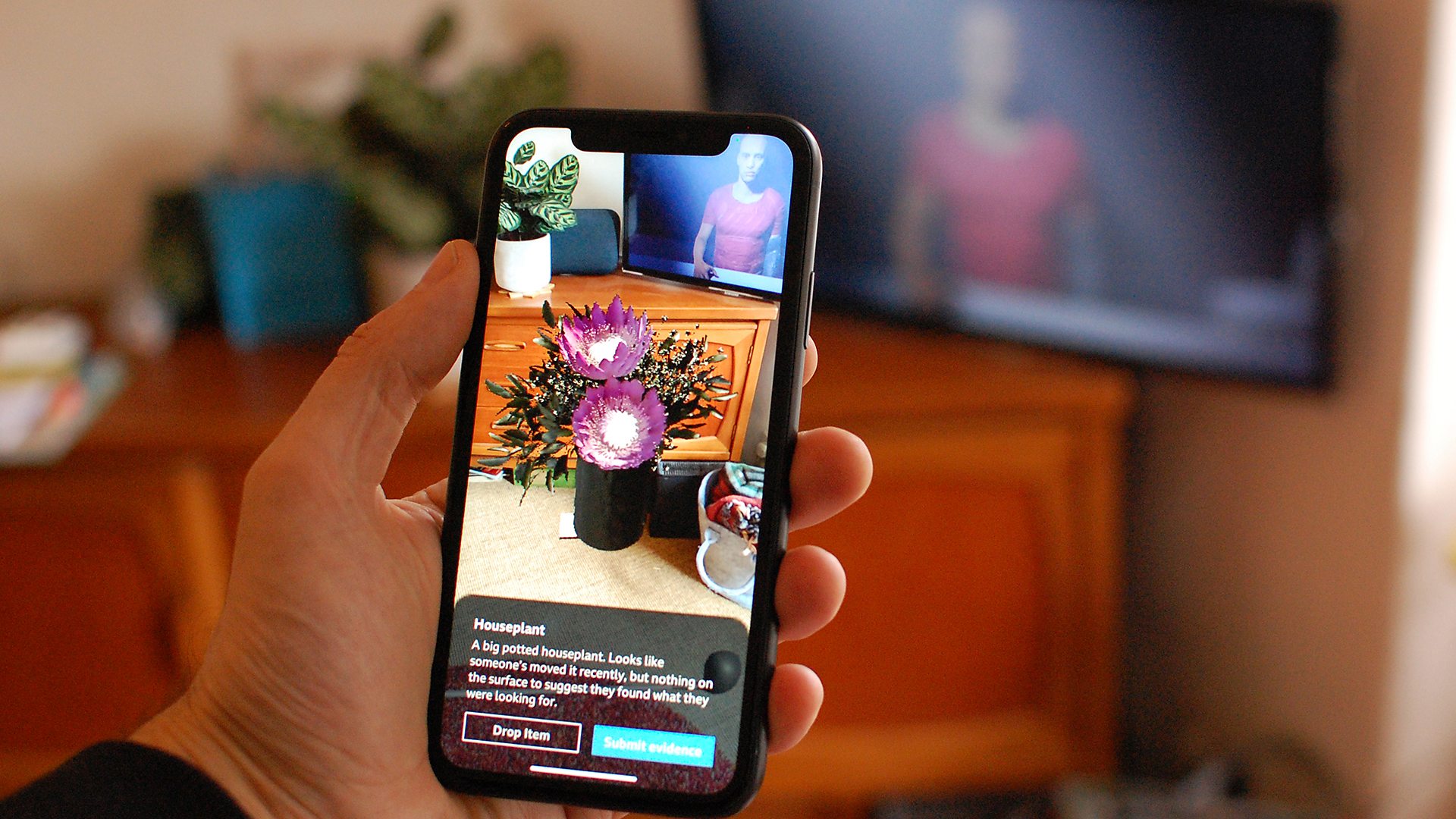 Exploring remotely rendered dual screen and AR experiences