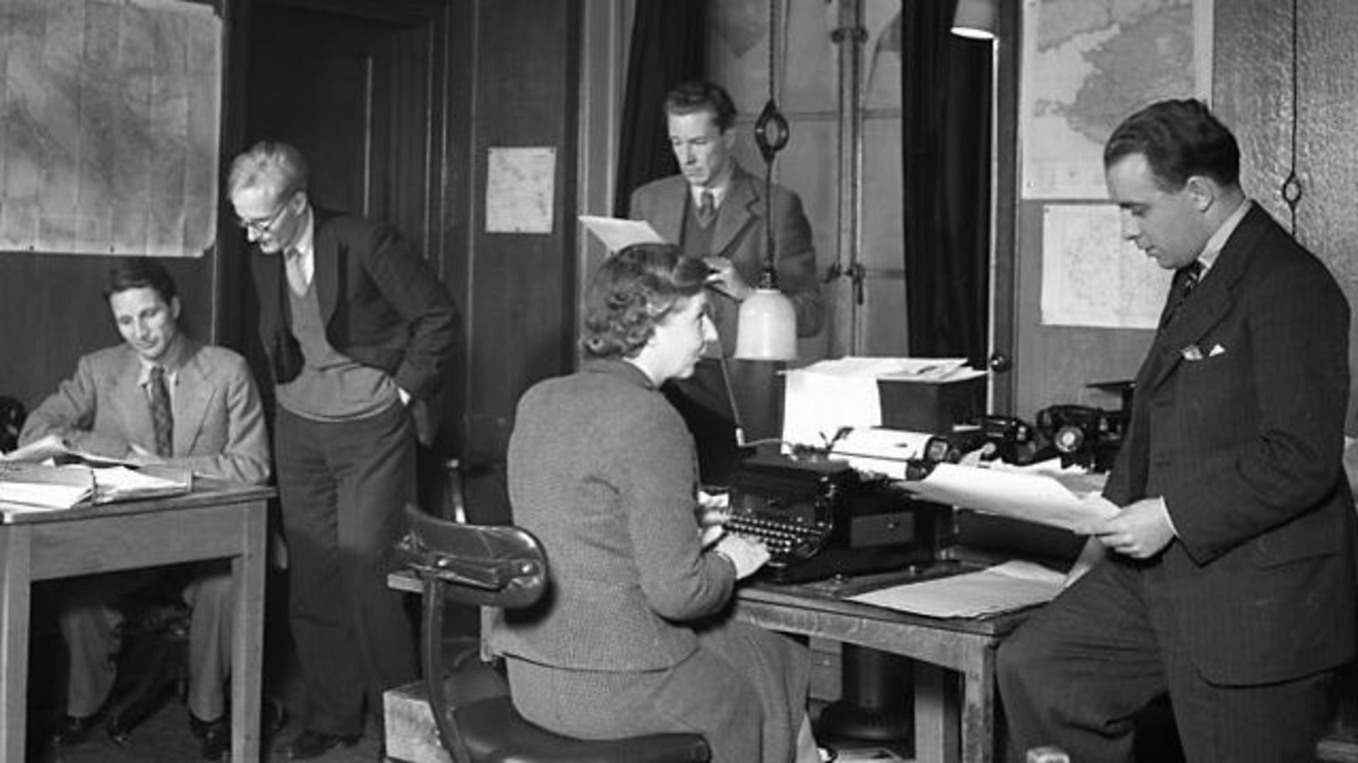 Broadcasting to the Enemy: The BBC German Service during the Second ...