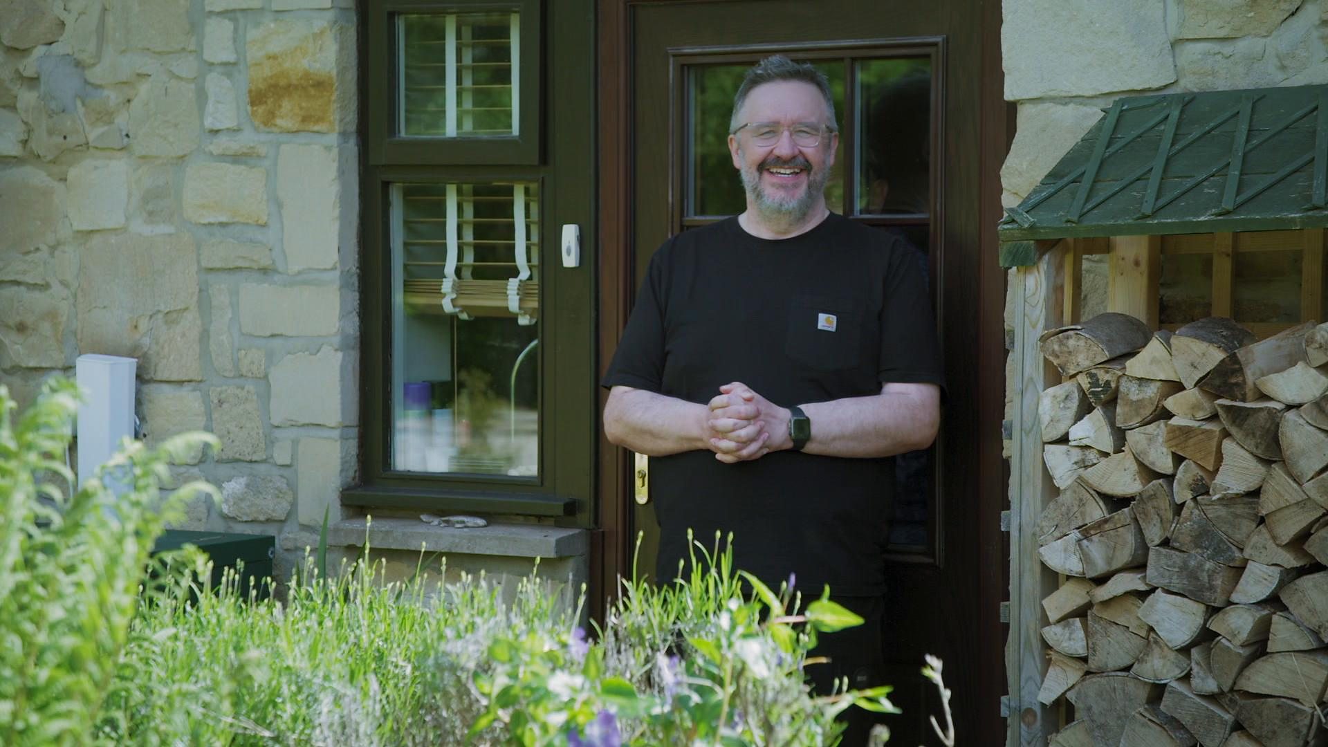 BBC Two - Robson Green's Weekend Escapes, Series 2, Mark Benton, "Welcome to Mark Benton's ...