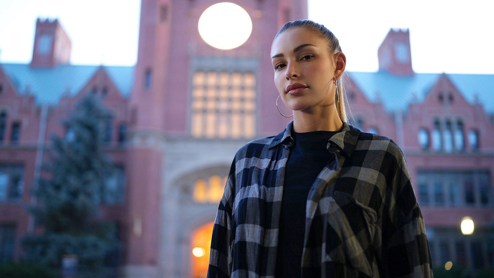 New Zara Mcdermott Documentary Uncovering The Social Media Frenzy That