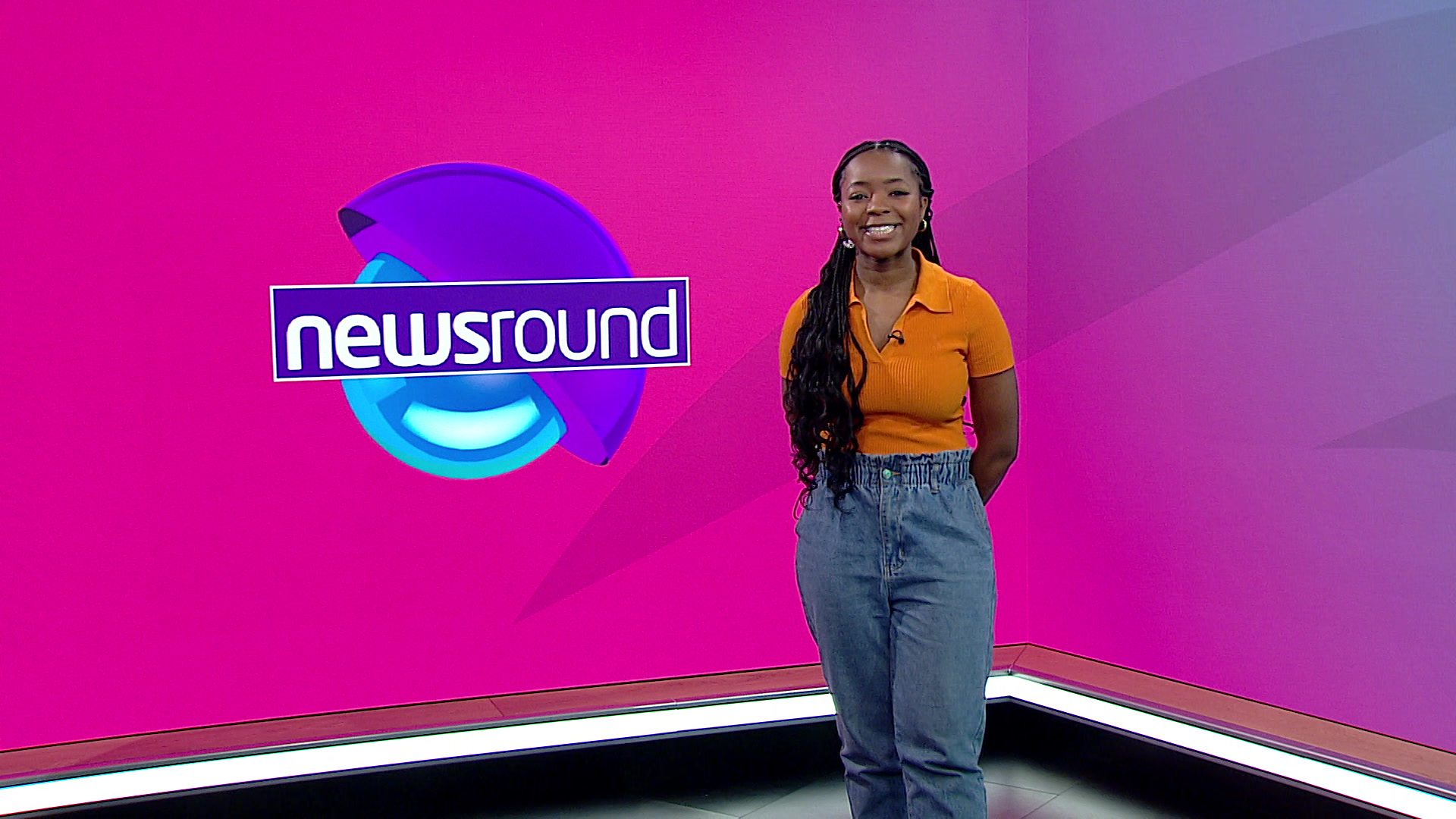 Newsround Tv Hayley Hassall Black Tights & Heels Newsround 5/3/21